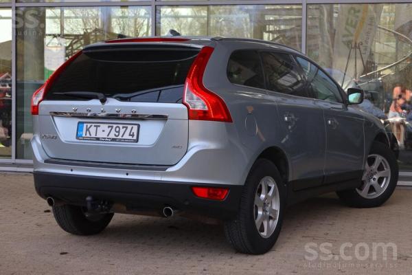 Grey Volvo XC60 2009 in Riga, with an engine capacity of 2.40 L and mileage of 0 thousand km for 5995 €, photo 5 on AUTOMOTO.COM.LV