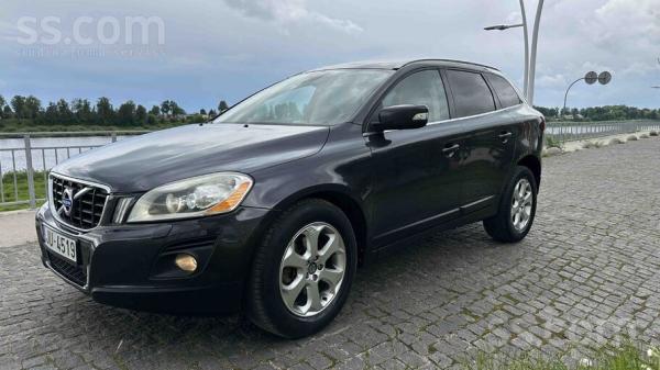 Grey Volvo XC60 2009 in Daugavpils, with an engine capacity of 2.40 L and mileage of 329 thousand km for 15750 €, photo 2 on AUTOMOTO.COM.LV