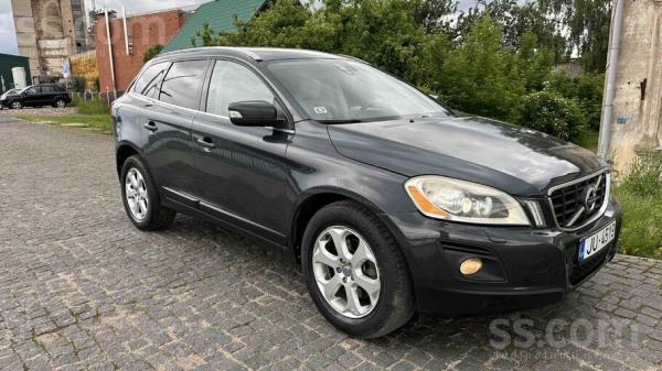 Grey Volvo XC60 2009 in Daugavpils, with an engine capacity of 2.40 L and mileage of 329 thousand km for 15750 €, photo 3 on AUTOMOTO.COM.LV