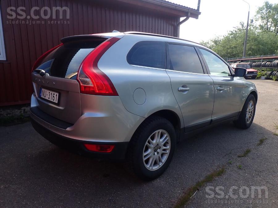 Grey Volvo XC60 2009 in Liepaja, with an engine capacity of 2.40 L and mileage of 225 thousand km for 9900 €, photo 2 on AUTOMOTO.COM.LV