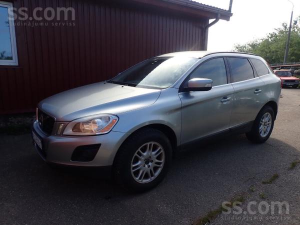 Grey Volvo XC60 2009 in Liepaja, with an engine capacity of 2.40 L and mileage of 225 thousand km for 9900 €, photo 4 on AUTOMOTO.COM.LV