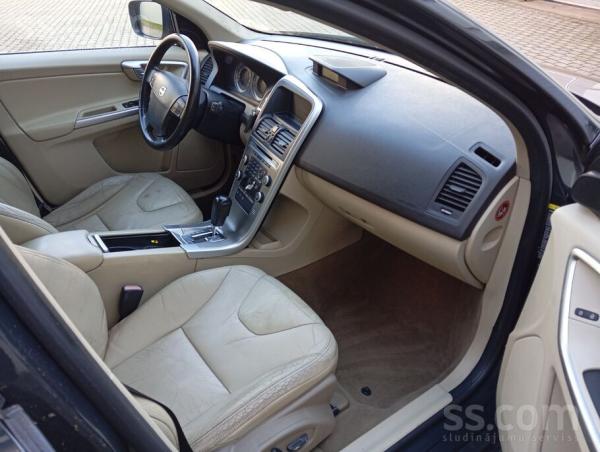 Grey Volvo XC60 2009 in Riga, with an engine capacity of 2.40 L and mileage of 0 thousand km for 4500 €, photo 11 on AUTOMOTO.COM.LV