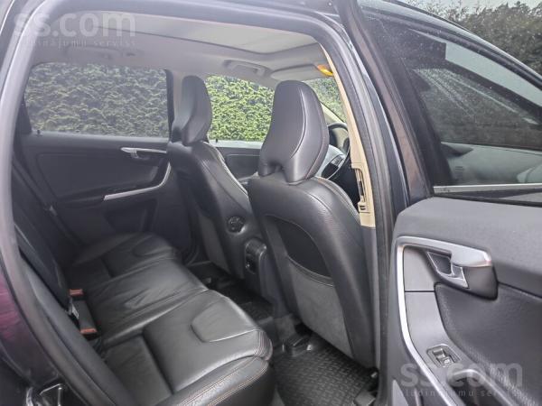 Pelēks Volvo XC60 2009 Rīga, ar dzinēja tilpumu 2.40 L un nobraukumu 370 tūkst. km par 6000 €, foto 7 vietnē AUTOMOTO.COM.LV