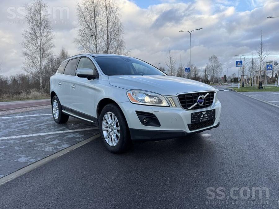 Grey Volvo XC60 2009 in Jelgava, with an engine capacity of 2.40 L and mileage of 0 thousand km for 9150 €, photo 5 on AUTOMOTO.COM.LV