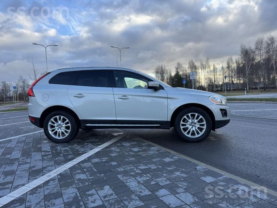 Grey Volvo XC60 2009 in Jelgava, with an engine capacity of 2.40 L and mileage of 0 thousand km for 9150 €, photo 6 on AUTOMOTO.COM.LV