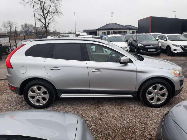 Pelēks Volvo XC60 2009 Kauņa, ar dzinēja tilpumu 2.40 L un nobraukumu 240 tūkst. km par 8250 €, foto 7 vietnē AUTOMOTO.COM.LV
