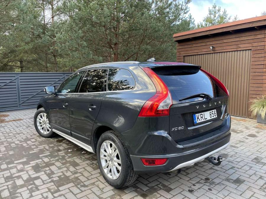 Pelēks Volvo XC60 2009 Druskininkai, ar dzinēja tilpumu 0.00 L un nobraukumu 274 tūkst. km par 8990 €, foto 6 vietnē AUTOMOTO.COM.LV