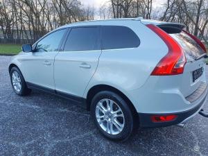 Pelēks Volvo XC60 2009 Šauļi, ar dzinēja tilpumu 2.40 L un nobraukumu 179 tūkst. km par 8800 €, foto 4 vietnē AUTOMOTO.COM.LV