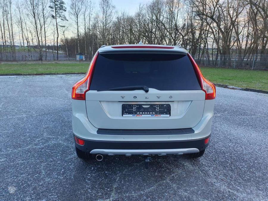 Pelēks Volvo XC60 2009 Šauļi, ar dzinēja tilpumu 2.40 L un nobraukumu 179 tūkst. km par 8800 €, foto 5 vietnē AUTOMOTO.COM.LV