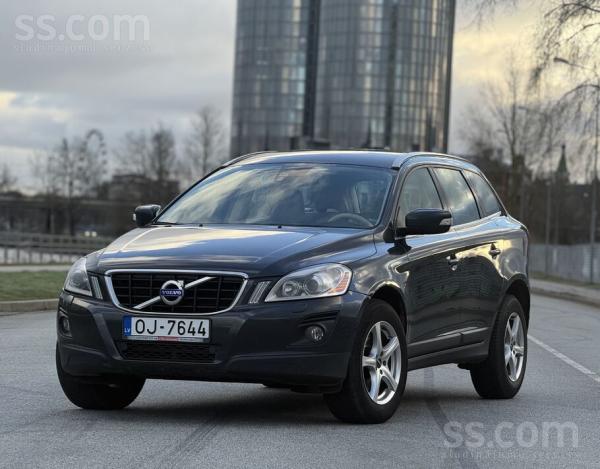 Pelēks Volvo XC60 2009 Rīga, ar dzinēja tilpumu 2.40 L un nobraukumu 320 tūkst. km par 4800 €, foto 3 vietnē AUTOMOTO.COM.LV