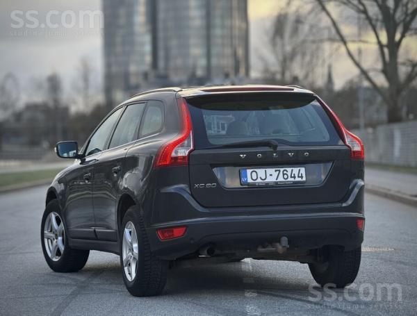 Pelēks Volvo XC60 2009 Rīga, ar dzinēja tilpumu 2.40 L un nobraukumu 320 tūkst. km par 4800 €, foto 4 vietnē AUTOMOTO.COM.LV