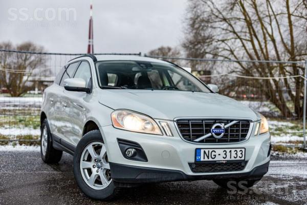 Grey Volvo XC60 2009 in Riga, with an engine capacity of 2.40 L and mileage of 238 thousand km for 7290 €, photo 2 on AUTOMOTO.COM.LV