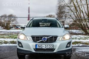 Grey Volvo XC60 2009 in Riga, with an engine capacity of 2.40 L and mileage of 238 thousand km for 7290 €, photo 3 on AUTOMOTO.COM.LV