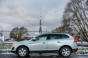 Grey Volvo XC60 2009 in Riga, with an engine capacity of 2.40 L and mileage of 238 thousand km for 7290 €, photo 4 on AUTOMOTO.COM.LV