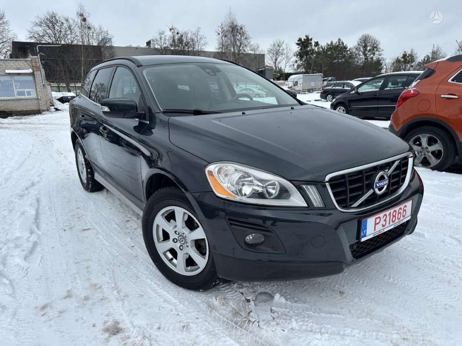 Pelēks Volvo XC60 2009 Alīta, ar dzinēja tilpumu 2.40 L un nobraukumu 245 tūkst. km par 7900 €, foto 2 vietnē AUTOMOTO.COM.LV