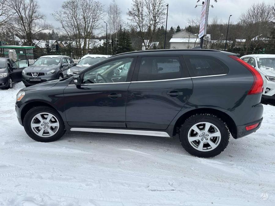 Pelēks Volvo XC60 2009 Alīta, ar dzinēja tilpumu 2.40 L un nobraukumu 245 tūkst. km par 7900 €, foto 6 vietnē AUTOMOTO.COM.LV
