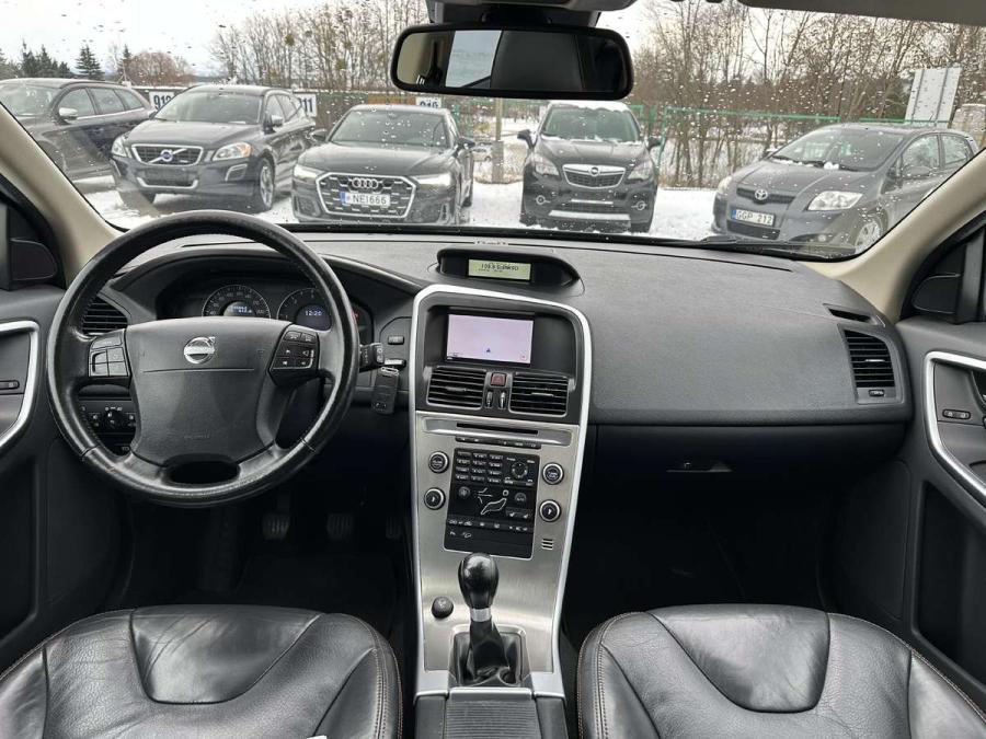 Pelēks Volvo XC60 2009 Alīta, ar dzinēja tilpumu 2.40 L un nobraukumu 245 tūkst. km par 7900 €, foto 10 vietnē AUTOMOTO.COM.LV