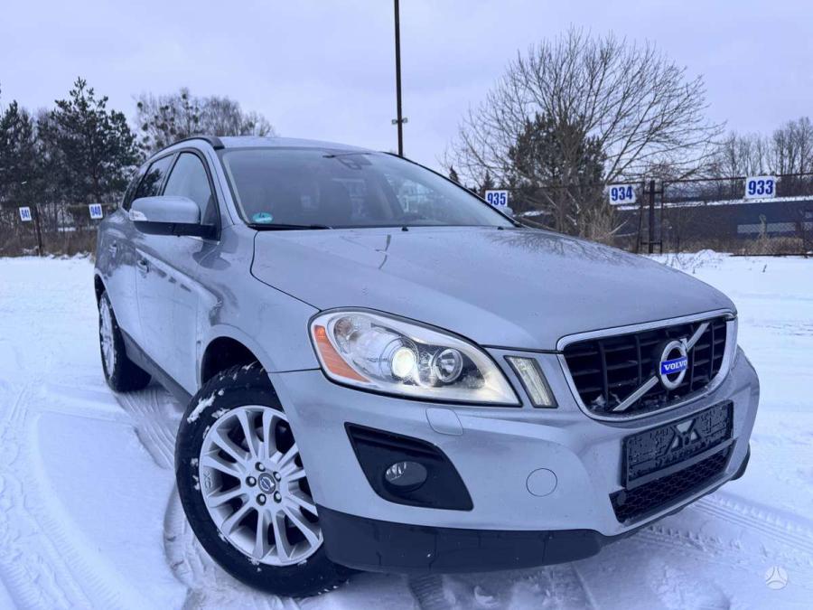 Pelēks Volvo XC60 2009 Alīta, ar dzinēja tilpumu 2.40 L un nobraukumu 278 tūkst. km par 8150 €, foto 5 vietnē AUTOMOTO.COM.LV