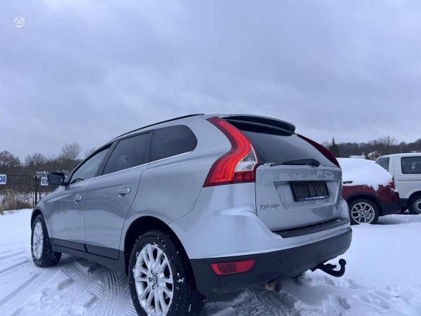 Grey Volvo XC60 2009 in Alytus, with an engine capacity of 2.40 L and mileage of 278 thousand km for 8150 €, photo 9 on AUTOMOTO.COM.LV