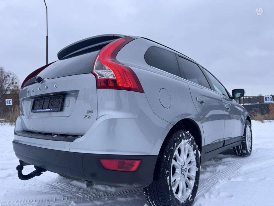 Pelēks Volvo XC60 2009 Alīta, ar dzinēja tilpumu 2.40 L un nobraukumu 278 tūkst. km par 8150 €, foto 12 vietnē AUTOMOTO.COM.LV