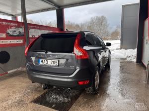 Grey Volvo XC60 2009 in Vilnius, with an engine capacity of 2.40 L and mileage of 227 thousand km for 5890 €, photo 5 on AUTOMOTO.COM.LV