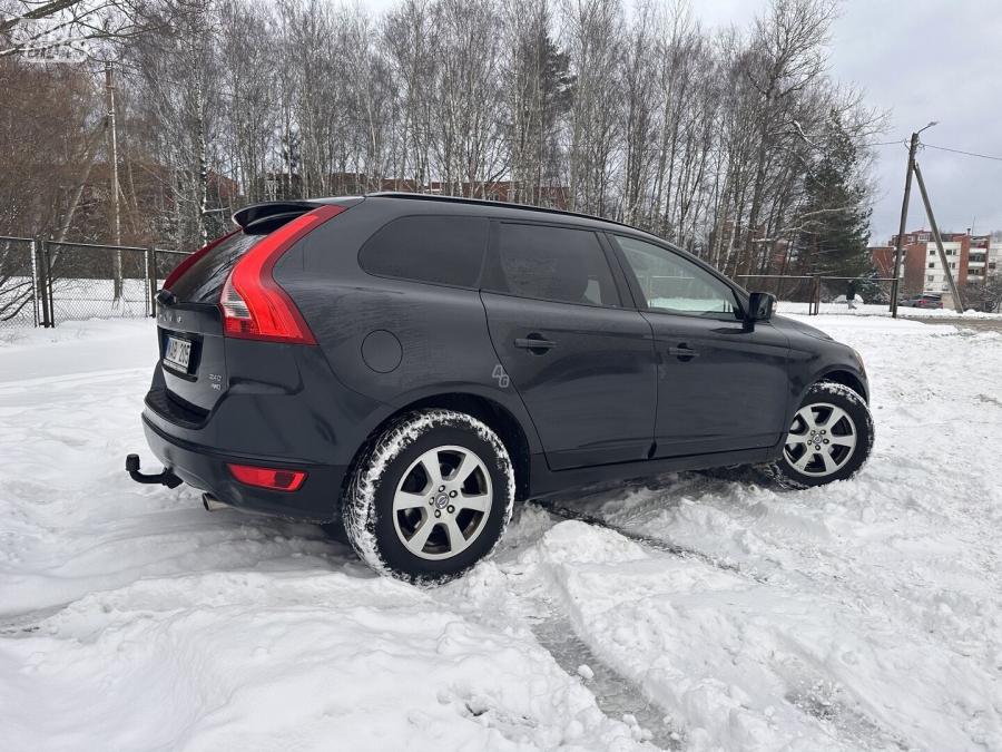 Grey Volvo XC60 2009 in Vilnius, with an engine capacity of 2.40 L and mileage of 227 thousand km for 5890 €, photo 14 on AUTOMOTO.COM.LV