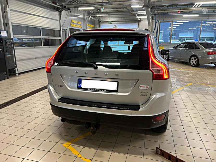 Pelēks Volvo XC60 2009 Viļņa, ar dzinēja tilpumu 2.40 L un nobraukumu 359 tūkst. km par 4790 €, foto 7 vietnē AUTOMOTO.COM.LV