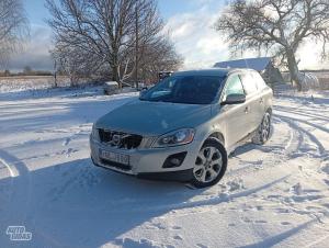 Pelēks Volvo XC60 2009 Telšiai, ar dzinēja tilpumu 2.40 L un nobraukumu 2731 tūkst. km par 8550 €, foto  vietnē AUTOMOTO.COM.LV