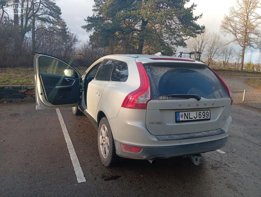 Pelēks Volvo XC60 2009 Telšiai, ar dzinēja tilpumu 2.40 L un nobraukumu 2731 tūkst. km par 8550 €, foto 6 vietnē AUTOMOTO.COM.LV