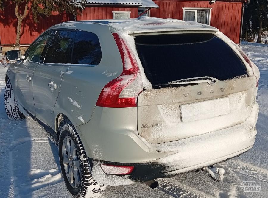 Pelēks Volvo XC60 2009 Telšiai, ar dzinēja tilpumu 2.40 L un nobraukumu 2731 tūkst. km par 8550 €, foto 11 vietnē AUTOMOTO.COM.LV