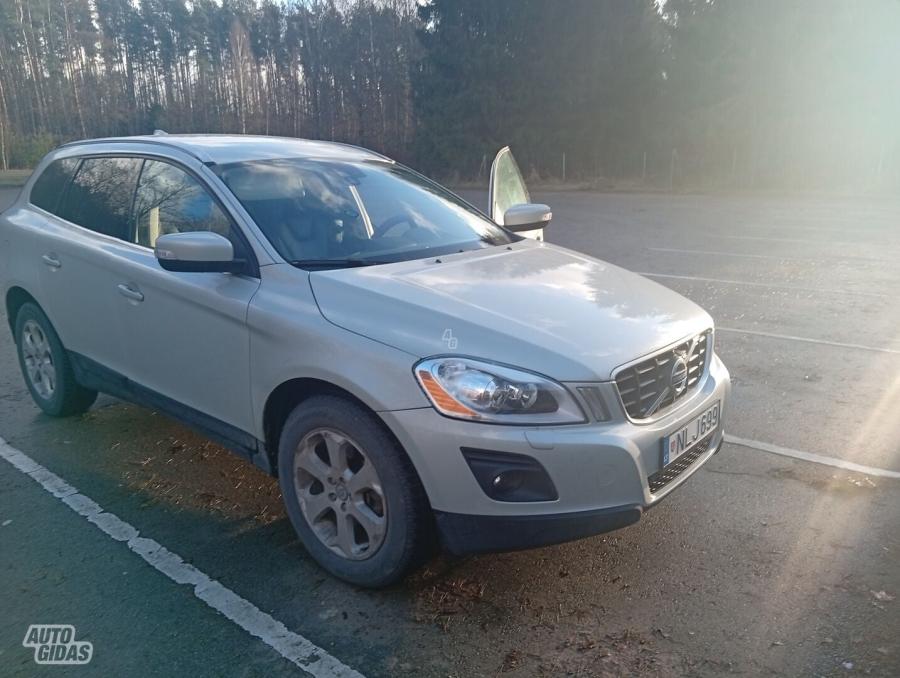 Pelēks Volvo XC60 2009 Telšiai, ar dzinēja tilpumu 2.40 L un nobraukumu 2731 tūkst. km par 8550 €, foto 14 vietnē AUTOMOTO.COM.LV