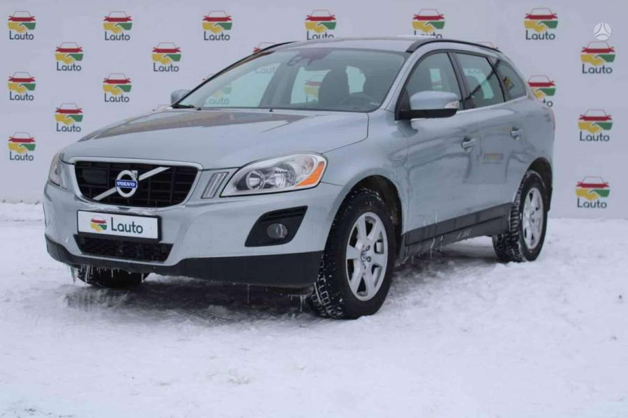 Grey Volvo XC60 2009 in Vilnius, with an engine capacity of 2.40 L and mileage of 297 thousand km for 7490 €, photo 1 on AUTOMOTO.COM.LV