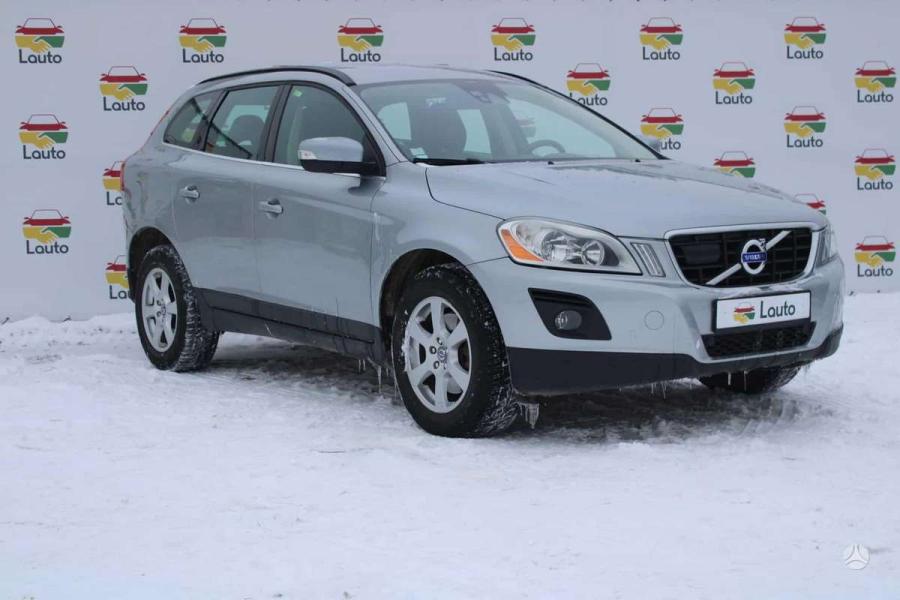 Grey Volvo XC60 2009 in Vilnius, with an engine capacity of 2.40 L and mileage of 297 thousand km for 7490 €, photo 2 on AUTOMOTO.COM.LV