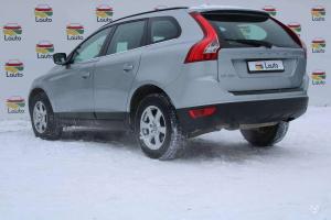 Grey Volvo XC60 2009 in Vilnius, with an engine capacity of 2.40 L and mileage of 297 thousand km for 7490 €, photo 4 on AUTOMOTO.COM.LV