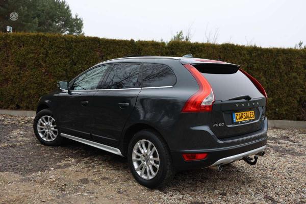 Pelēks Volvo XC60 2009 Alīta, ar dzinēja tilpumu 2.40 L un nobraukumu 283 tūkst. km par 8950 €, foto 3 vietnē AUTOMOTO.COM.LV