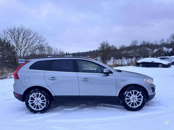 Grey Volvo XC60 2009 in Alytus, with an engine capacity of 2.40 L and mileage of 288 thousand km for 8000 €, photo 7 on AUTOMOTO.COM.LV