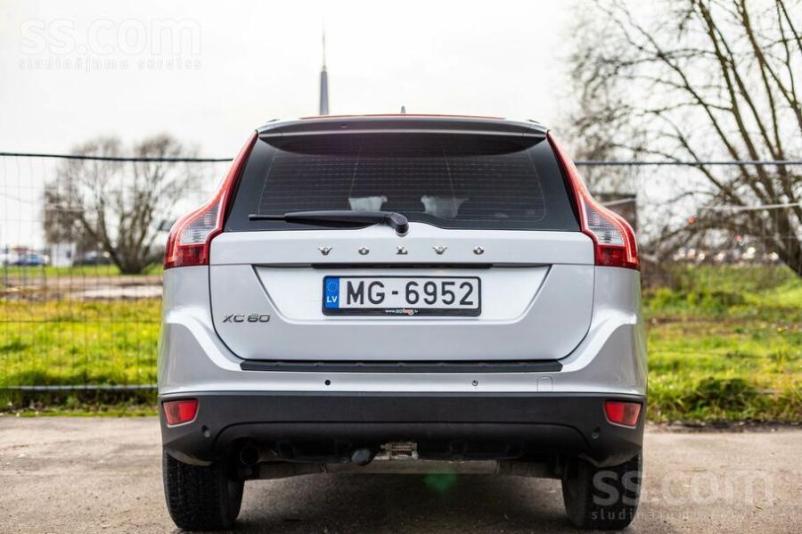 Pelēks Volvo XC60 2009 Rīga, ar dzinēja tilpumu 2.40 L un nobraukumu 369 tūkst. km par 7390 €, foto 8 vietnē AUTOMOTO.COM.LV
