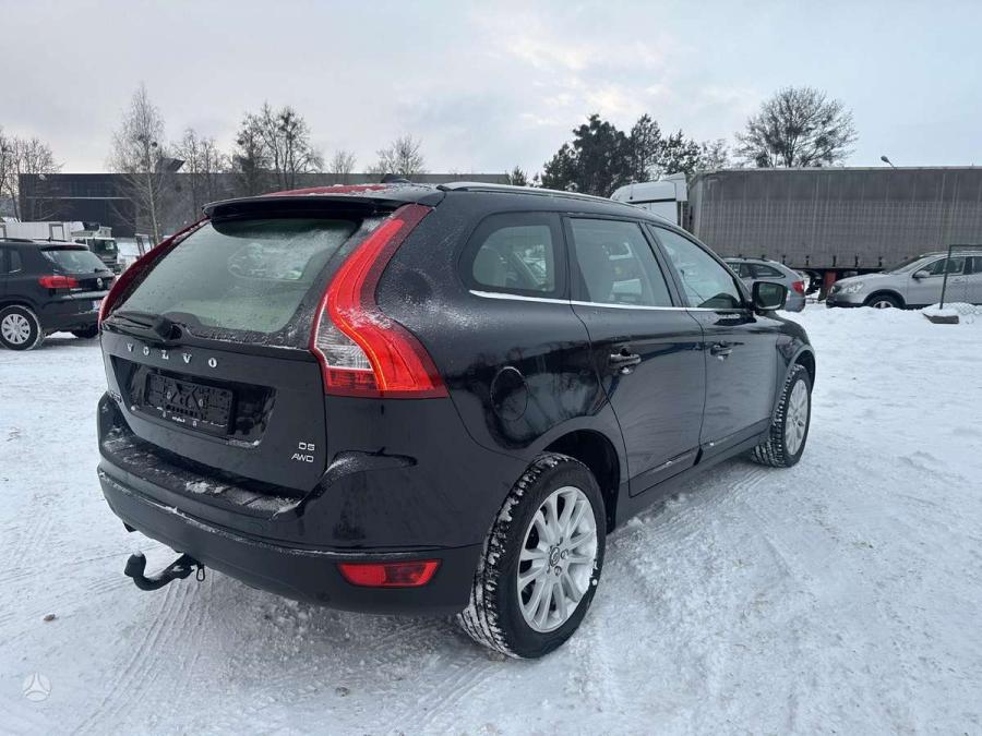 Pelēks Volvo XC60 2009 Alīta, ar dzinēja tilpumu 2.40 L un nobraukumu 284 tūkst. km par 7995 €, foto 5 vietnē AUTOMOTO.COM.LV