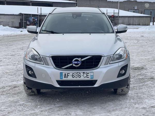 Grey Volvo XC60 2009 in Taurage, with an engine capacity of 2.40 L and mileage of 292 thousand km for 5850 €, photo 3 on AUTOMOTO.COM.LV