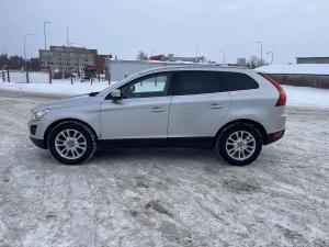 Pelēks Volvo XC60 2009 Tauragė, ar dzinēja tilpumu 2.40 L un nobraukumu 292 tūkst. km par 5850 €, foto 4 vietnē AUTOMOTO.COM.LV