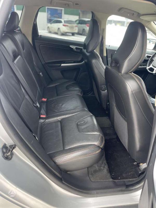 Pelēks Volvo XC60 2009 Tauragė, ar dzinēja tilpumu 2.40 L un nobraukumu 292 tūkst. km par 5850 €, foto 11 vietnē AUTOMOTO.COM.LV
