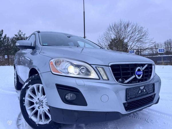 Grey Volvo XC60 2009 in Alytus, with an engine capacity of 2.40 L and mileage of 277 thousand km for 7950 €, photo 1 on AUTOMOTO.COM.LV