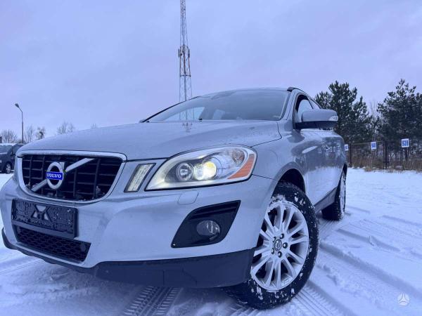 Grey Volvo XC60 2009 in Alytus, with an engine capacity of 2.40 L and mileage of 277 thousand km for 7950 €, photo 2 on AUTOMOTO.COM.LV