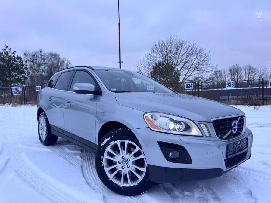 Pelēks Volvo XC60 2009 Alīta, ar dzinēja tilpumu 2.40 L un nobraukumu 277 tūkst. km par 7950 €, foto 3 vietnē AUTOMOTO.COM.LV