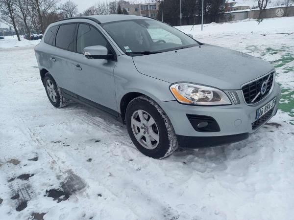 Pelēks Volvo XC60 2009 Kauņa, ar dzinēja tilpumu 2.40 L un nobraukumu 305 tūkst. km par 6950 €, foto 3 vietnē AUTOMOTO.COM.LV