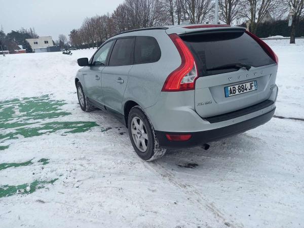 Pelēks Volvo XC60 2009 Kauņa, ar dzinēja tilpumu 2.40 L un nobraukumu 305 tūkst. km par 6950 €, foto 8 vietnē AUTOMOTO.COM.LV