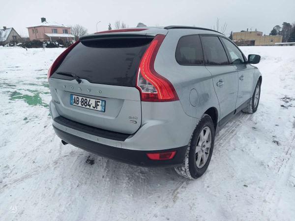 Pelēks Volvo XC60 2009 Kauņa, ar dzinēja tilpumu 2.40 L un nobraukumu 305 tūkst. km par 6950 €, foto 6 vietnē AUTOMOTO.COM.LV