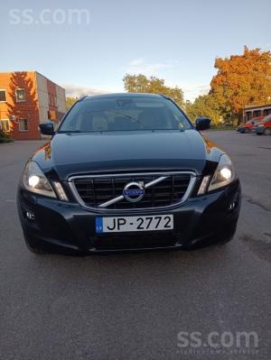 Pelēks Volvo XC60 2009 Jelgava, ar dzinēja tilpumu 2.40 L un nobraukumu 355 tūkst. km par 6500 €, foto  vietnē AUTOMOTO.COM.LV
