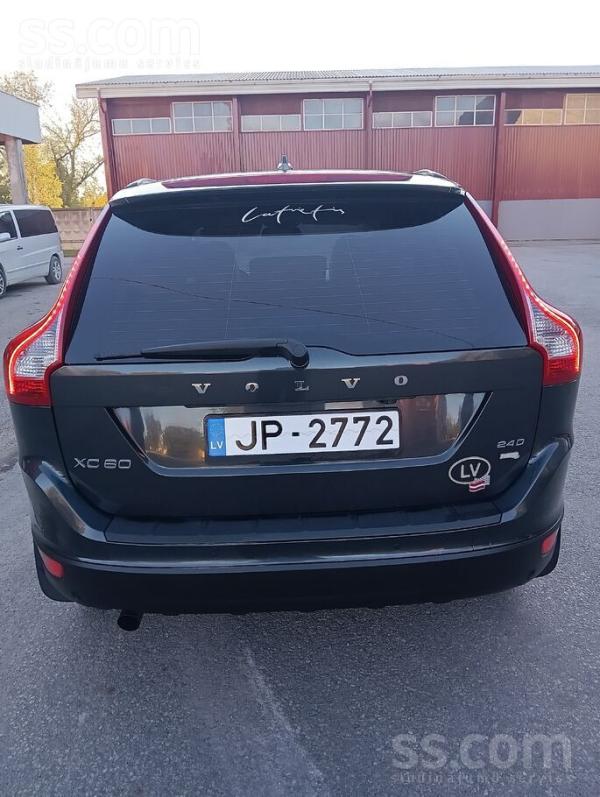 Pelēks Volvo XC60 2009 Jelgava, ar dzinēja tilpumu 2.40 L un nobraukumu 355 tūkst. km par 6500 €, foto 5 vietnē AUTOMOTO.COM.LV