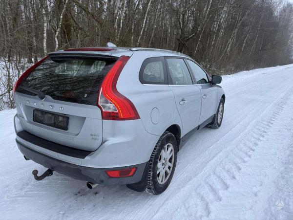 Pelēks Volvo XC60 2009 Ukmergė, ar dzinēja tilpumu 2.40 L un nobraukumu 448 tūkst. km par 7000 €, foto 5 vietnē AUTOMOTO.COM.LV